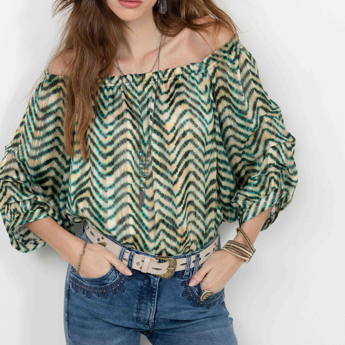 Grün gestreifte Bluse mit Bardot-Ausschnitt – Elora